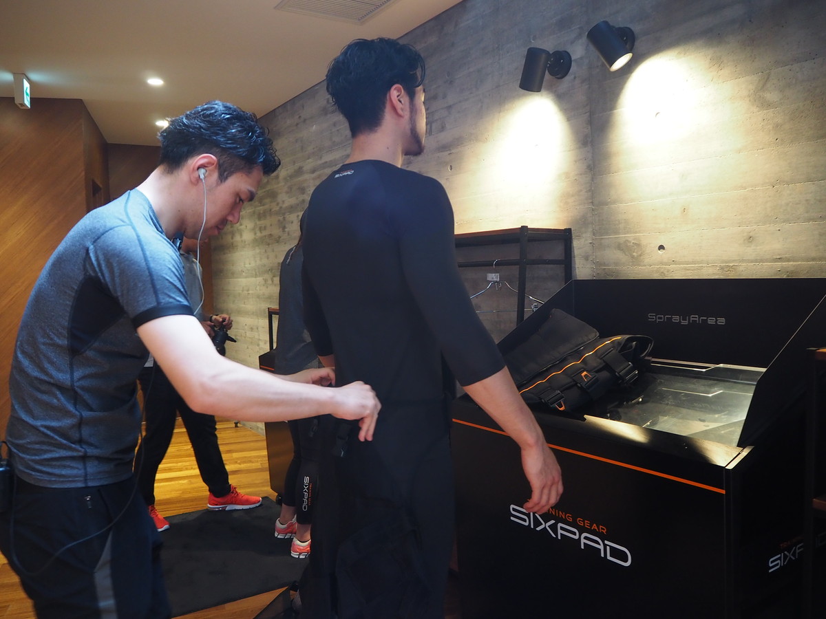 たった15分でOK！全身SIXPADでEMSトレーニングするジムを体験してきた | ＆GP - Part 2