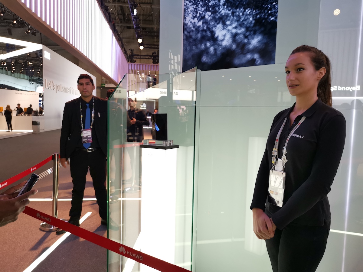 折れ曲がる5Gスマホ「HUAWEI Mate X」は約29万円【MWC19】 | ＆GP - Part 2