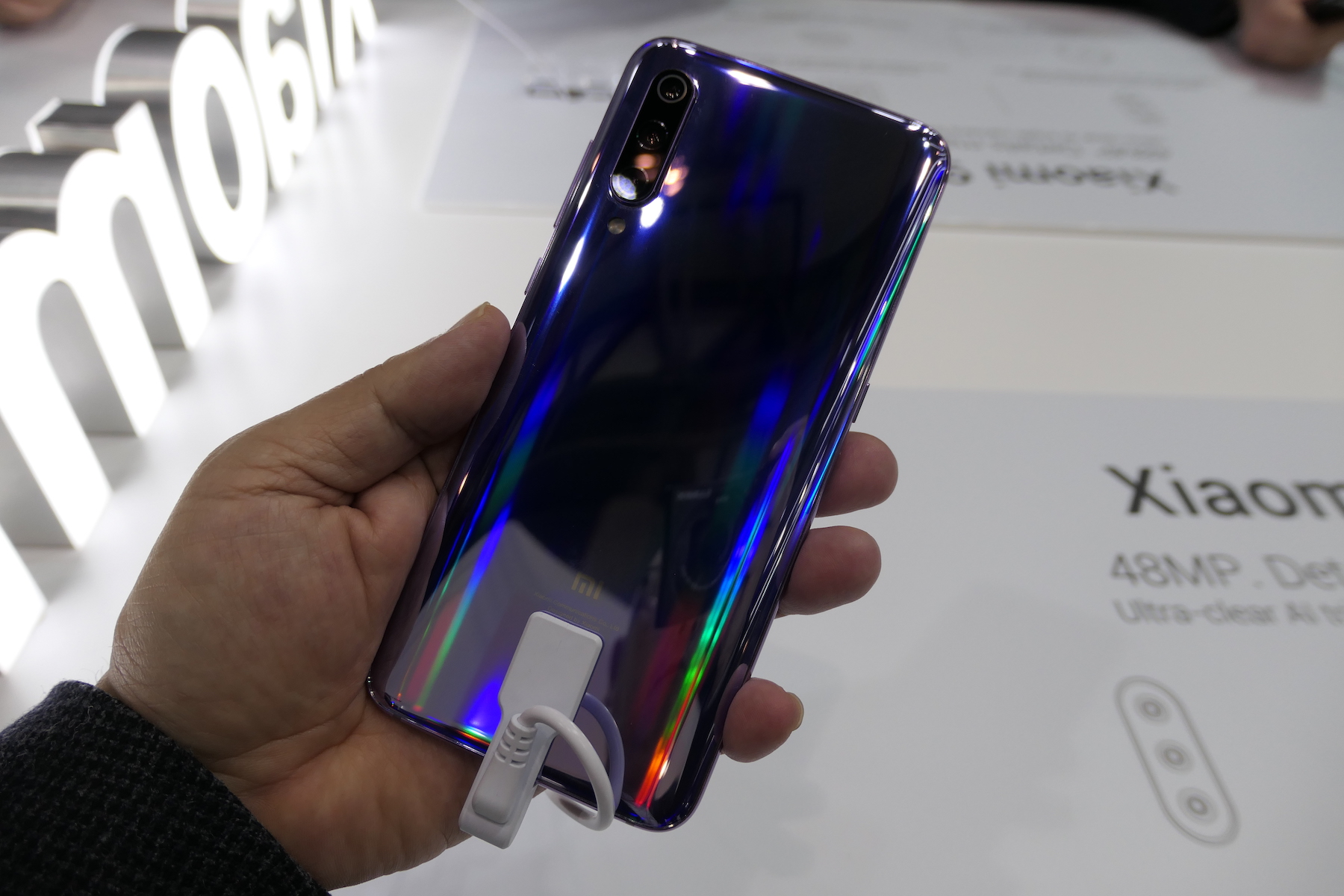 腕に巻くスマホや飛び出るインカメラ！日本上陸を期待したいスマホ3選【MWC19】 | ＆GP - Part 2