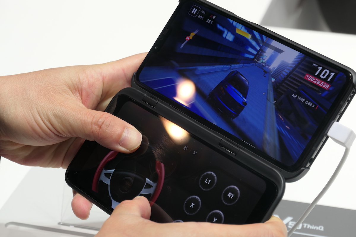 2画面、5カメラ、触れずに操作…。最先端を突き進むLGの最新スマホ【MWC19】 | ＆GP
