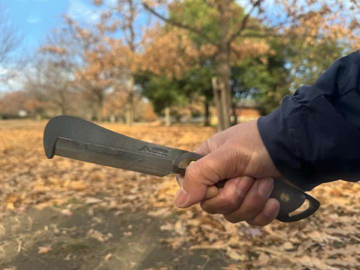 小割作りからフェザースティックまで！ 小さな手でも扱いやすい小ぶり鉈 | ＆GP - Part 2